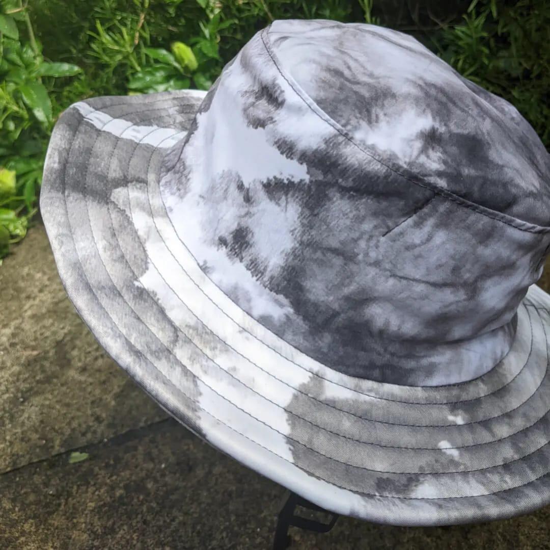 Surf Adventure Hat | Black & White | Water Resistant | Unisex | Sizes ...