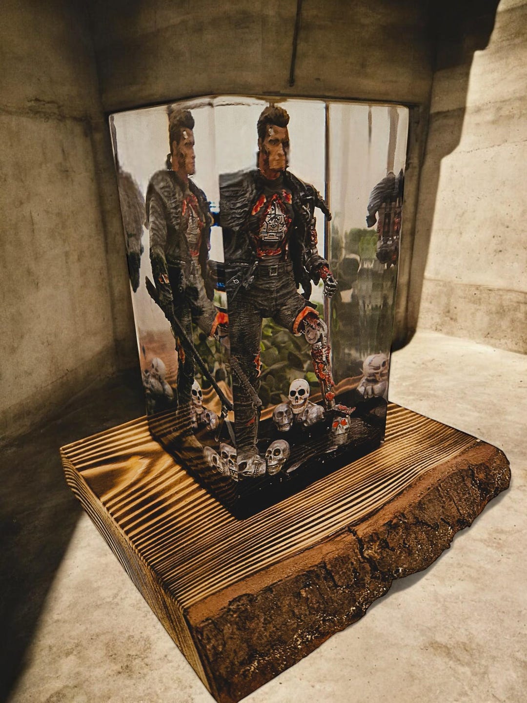 Lamp Made of Epoxy Resin With Terminator Figure, Film, LED RGB, Lamp ...