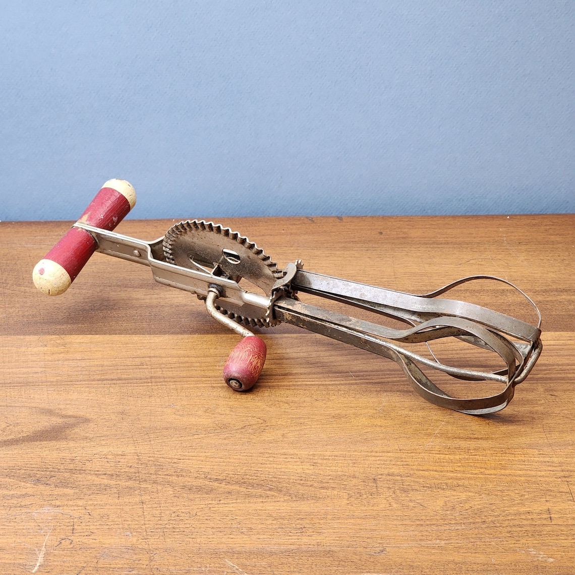 Vintage A&J Ekco Hand Crank Egg Beater Mixer With Red and White Wooden ...