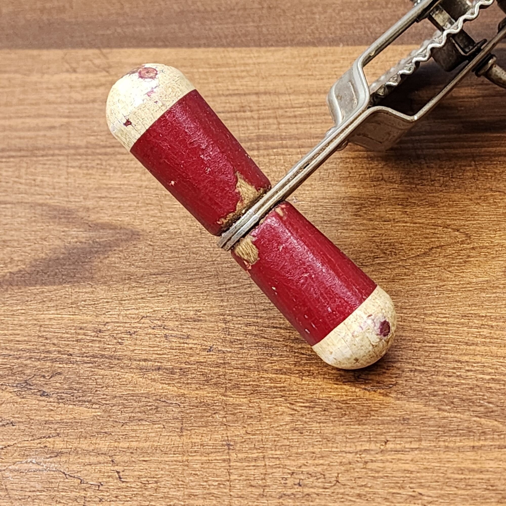 Vintage A&J Ekco Hand Crank Egg Beater Mixer With Red and White Wooden ...