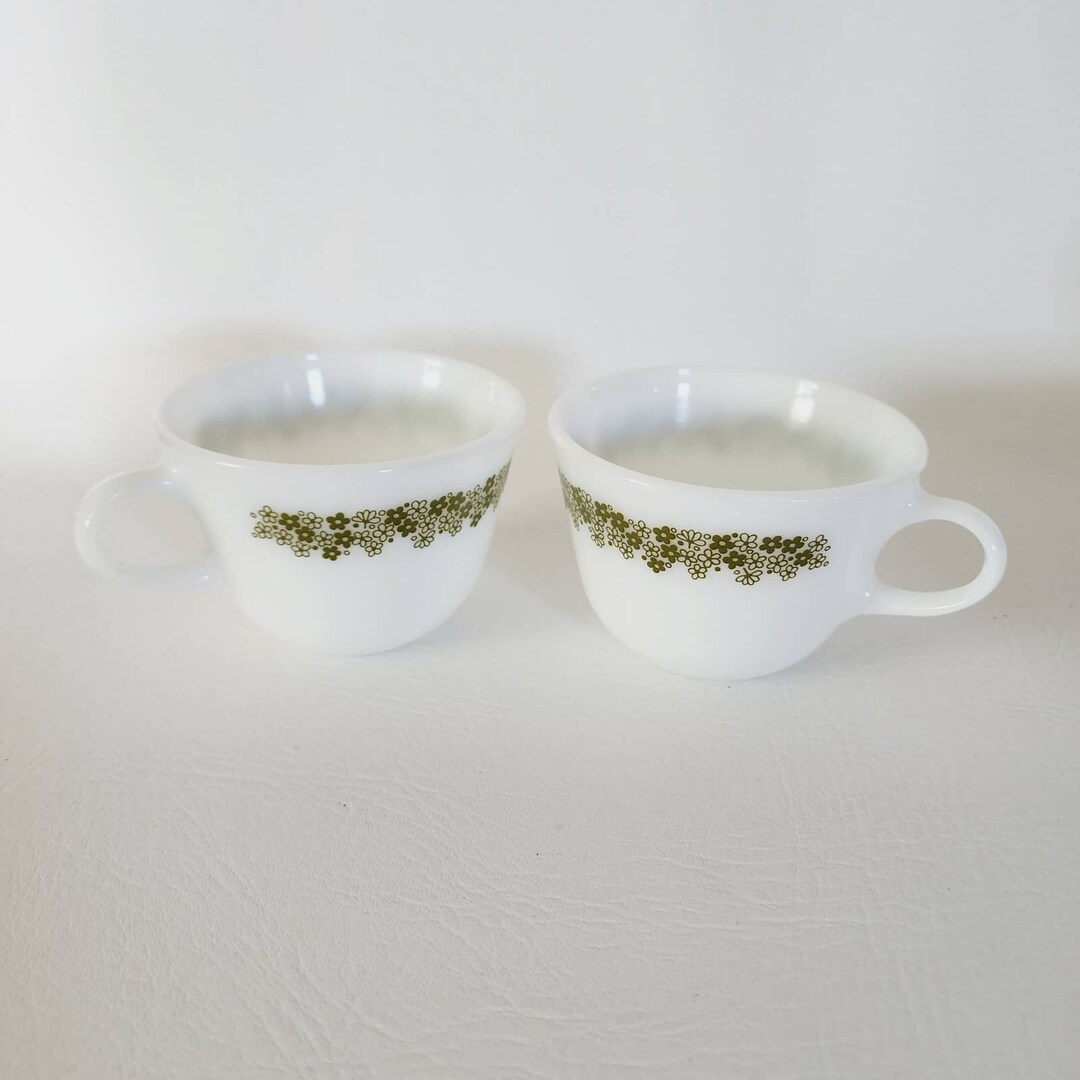 Vintage Pyrex Milk Glass Green Crazy Daisy Spring Blossom Coffee Tea ...