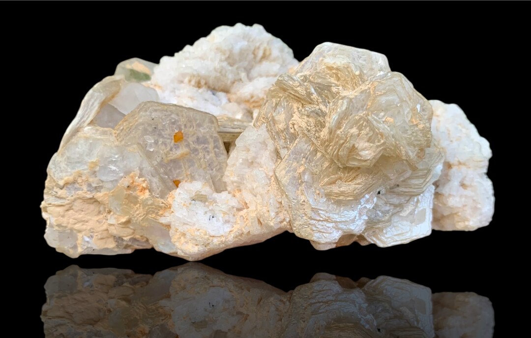 118 Gram World Rare Microlite With Nice Mica Flower Shape Aesthetic ...