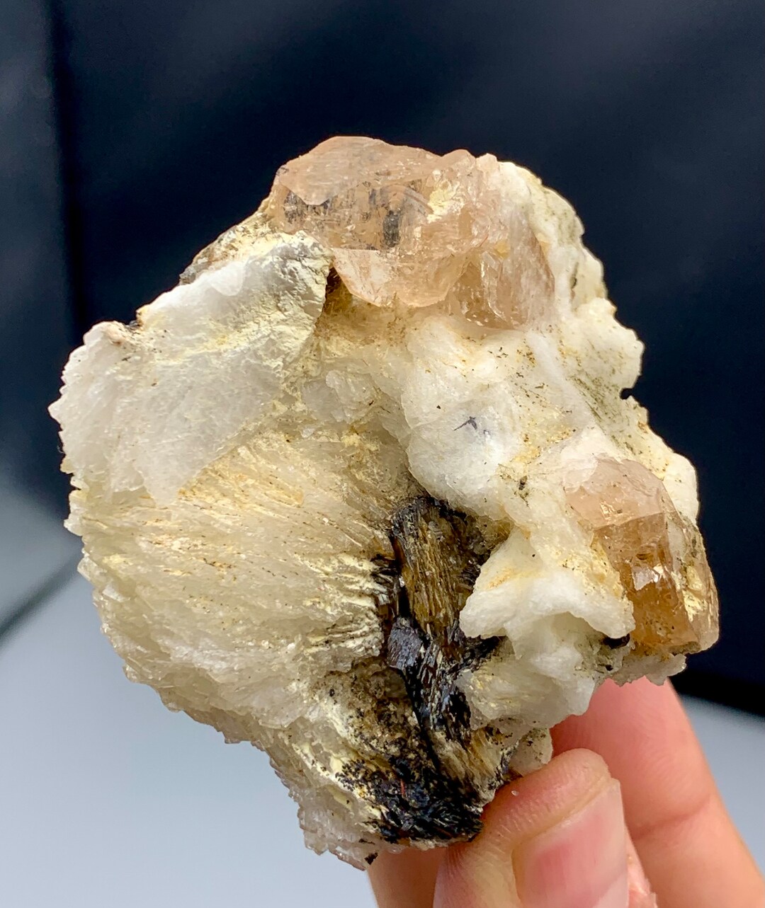 104 Gram Nice Terminated Stuning Quality Natural Topaz Specimen on ...