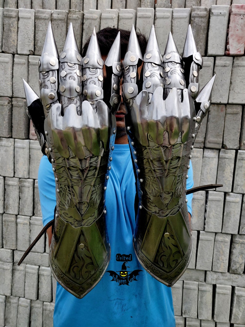 Medieval Etching Handcrafted Gauntlet - Fantasy Warrior Steel Gloves ...