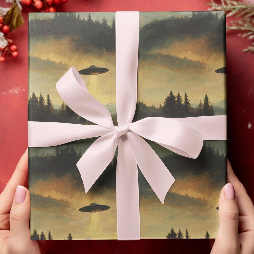 Oil Painting UFO Wrapping Papers, Rembrandt Wrapping Papers, Alien Gift ...