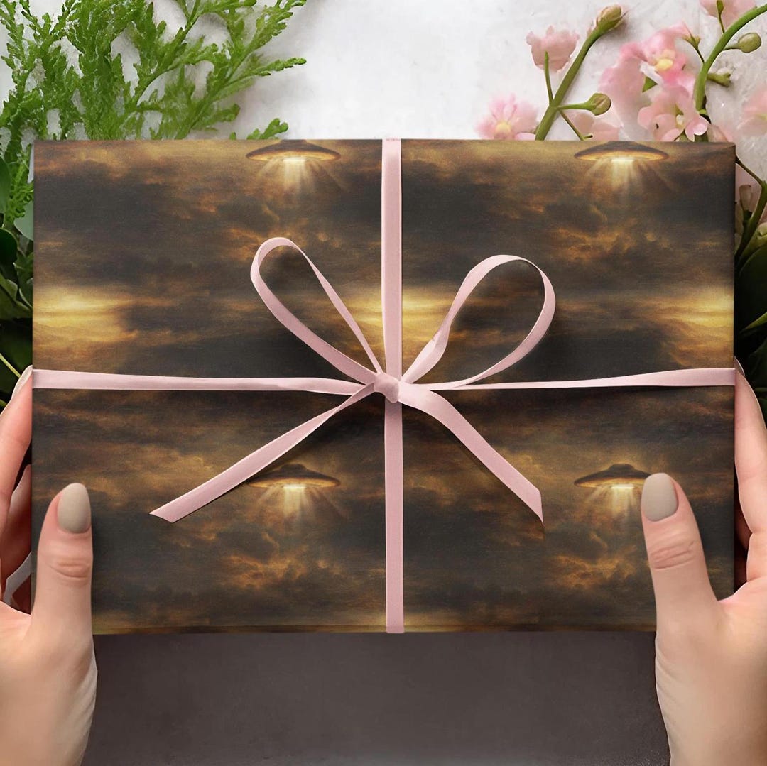 UFO Wrapping Papers, Rembrandt Gift Wrap, Alien Gift Wrap, Gag Gift ...