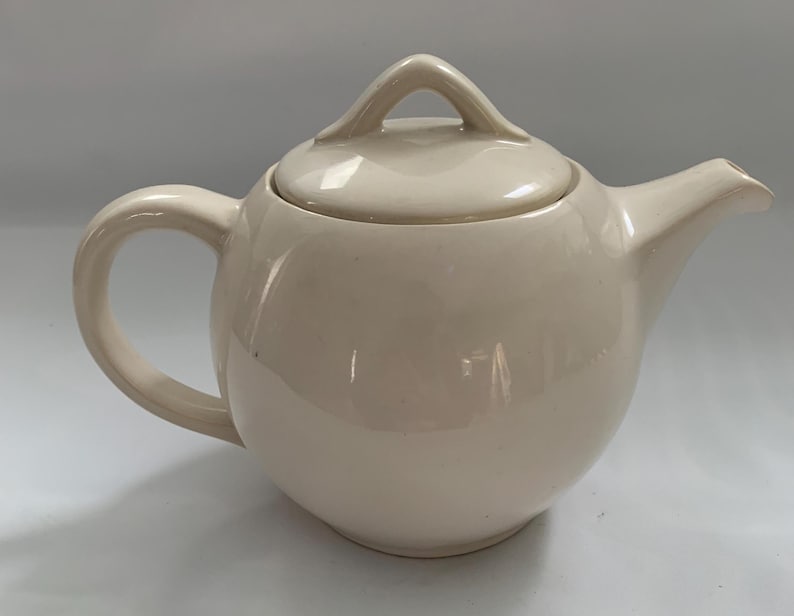 Vintage USA Mccoy Pottery White Tea Pot 6 1/2" Tall - Etsy