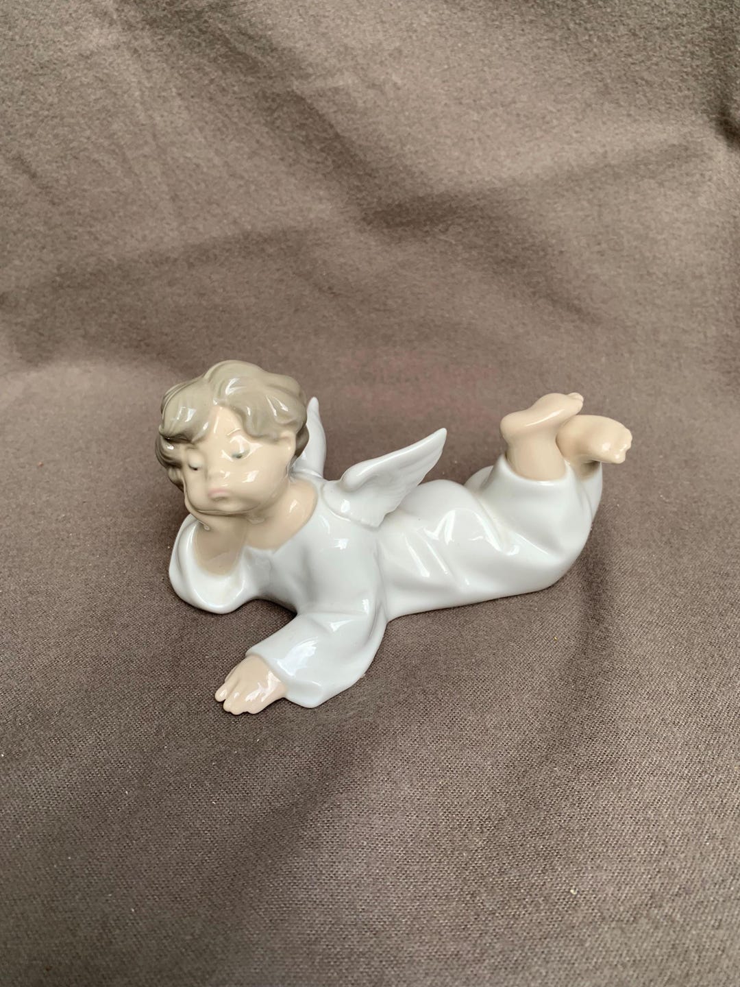 Lladró "angel Laying Down" Figurine #4541 by Fulgensio Garcia | Retired ...