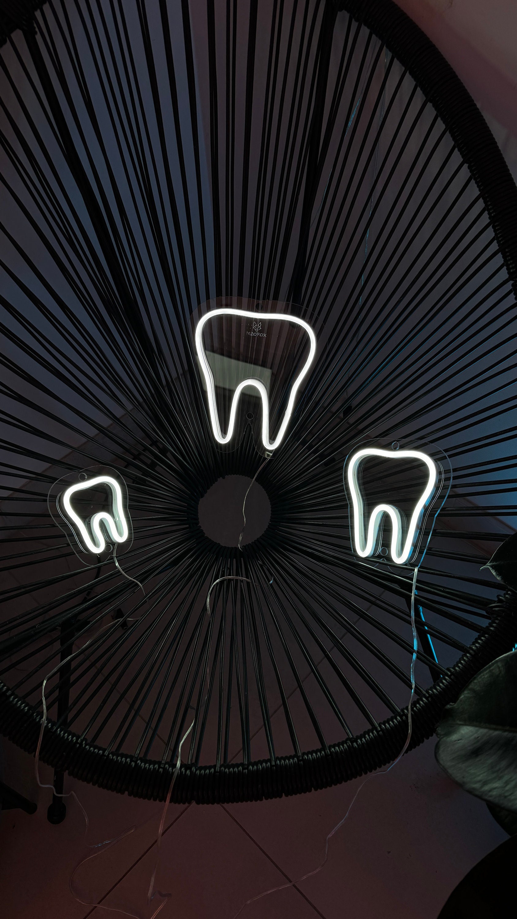 3 Teeth Neon Sign | Custom Teeth Neon Sign | Tooth Neon Signs | Dental ...