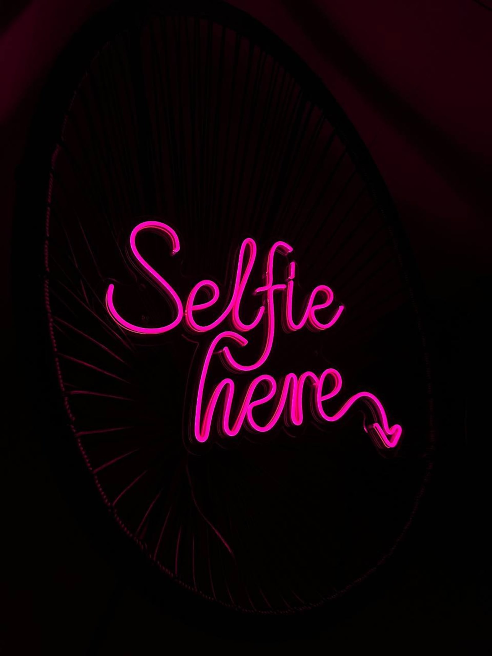 Selfie Here Neon Sign | Custom Selfie Here LED Neon | Beauty Salon ...
