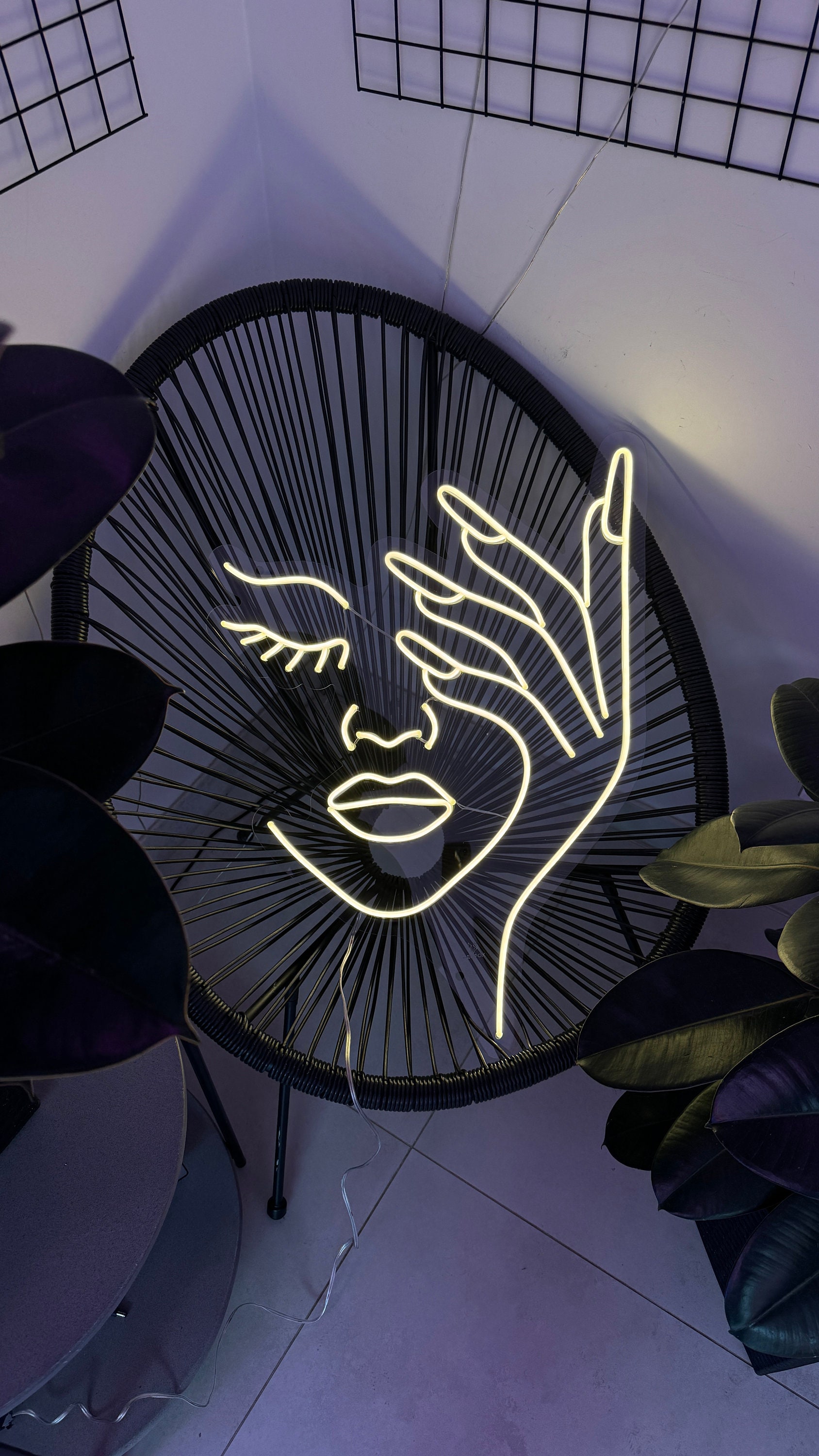 Face and Hand Neon Sign | Women Face Neon Sign | Face Neon Sign ...