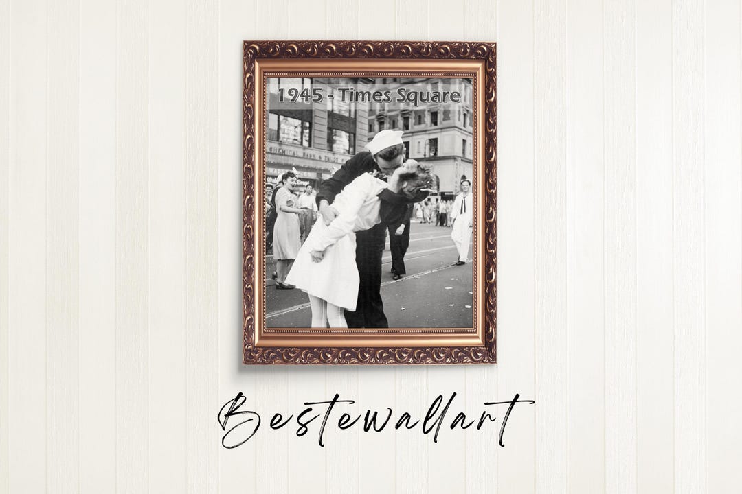 V-J Day in Times Square, Times Square Kissing, August 1945 New York ...