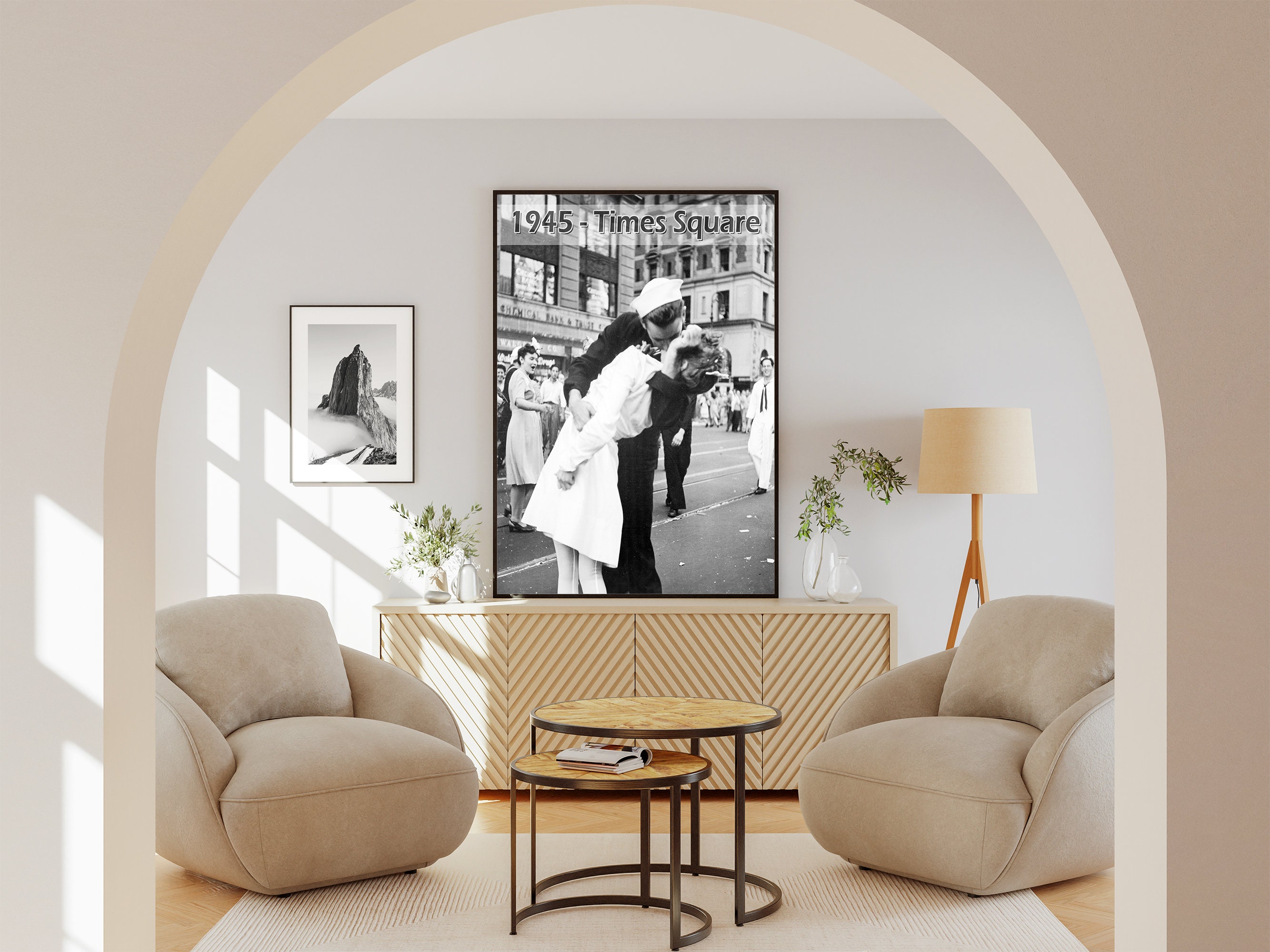 V-J Day in Times Square, Times Square Kissing, August 1945 New York ...