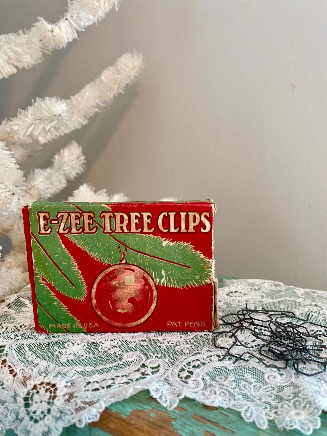 One Vintage E-ZEE Tree Clips Christmas Ornament Hook Box (some Hooks ...