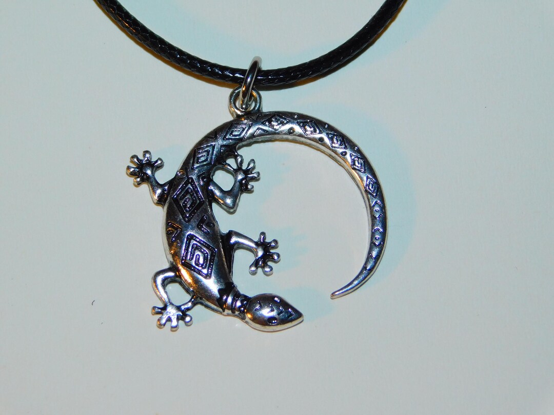Lizard Pendant Necklace - Etsy
