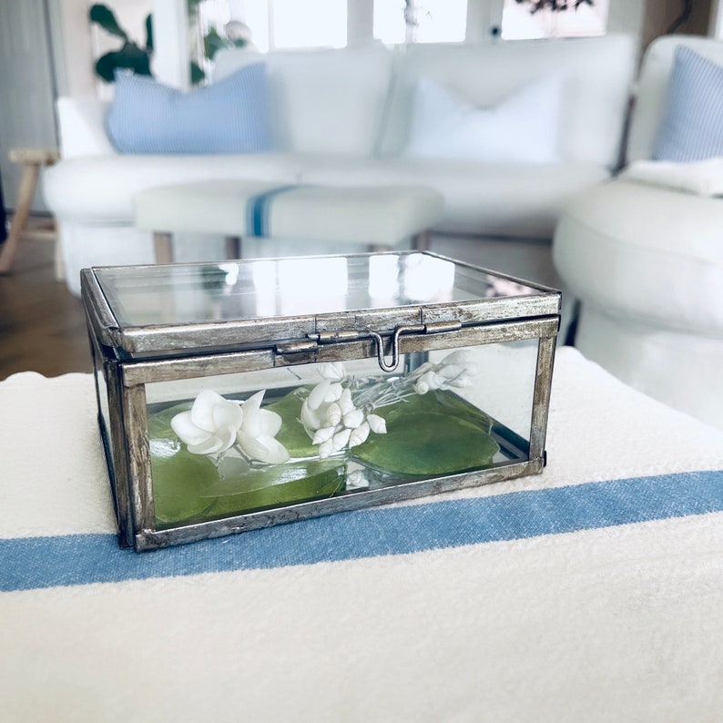 Vintage Glass Box With Shell Flowers and Leaves - Etsy