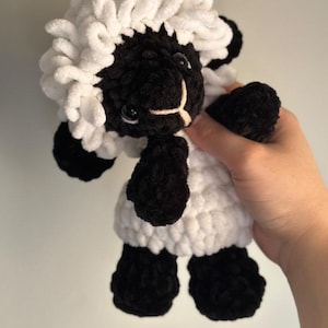 Lenni the Lamb Crochet Pattern | No Sew Low Sew Crochet Amigurumi ...