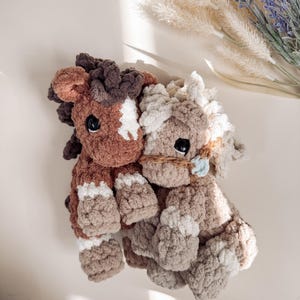 ITTY Paylin the Pony Snuggler + Stuffie 2-in-1 Crochet Pattern | No Sew ...