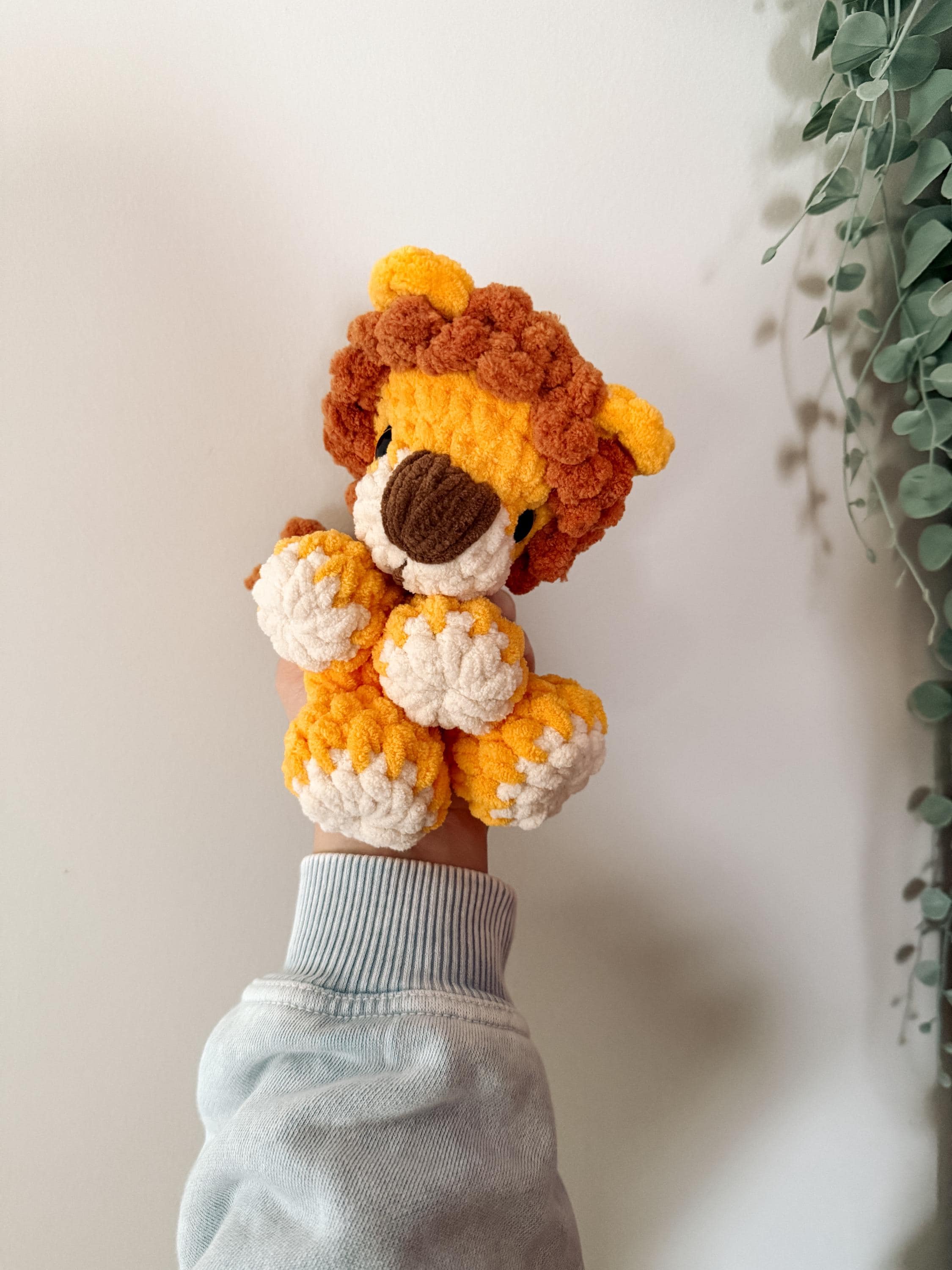 ITTY Leo the Lion Crochet Pattern | No Sew Low Sew Crochet Amigurumi ...