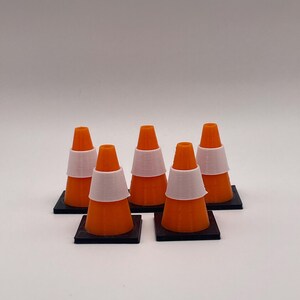 Mini Plastic Traffic Cones, 20mm-30mm, Toy Cars, Hot Wheel Displays ...
