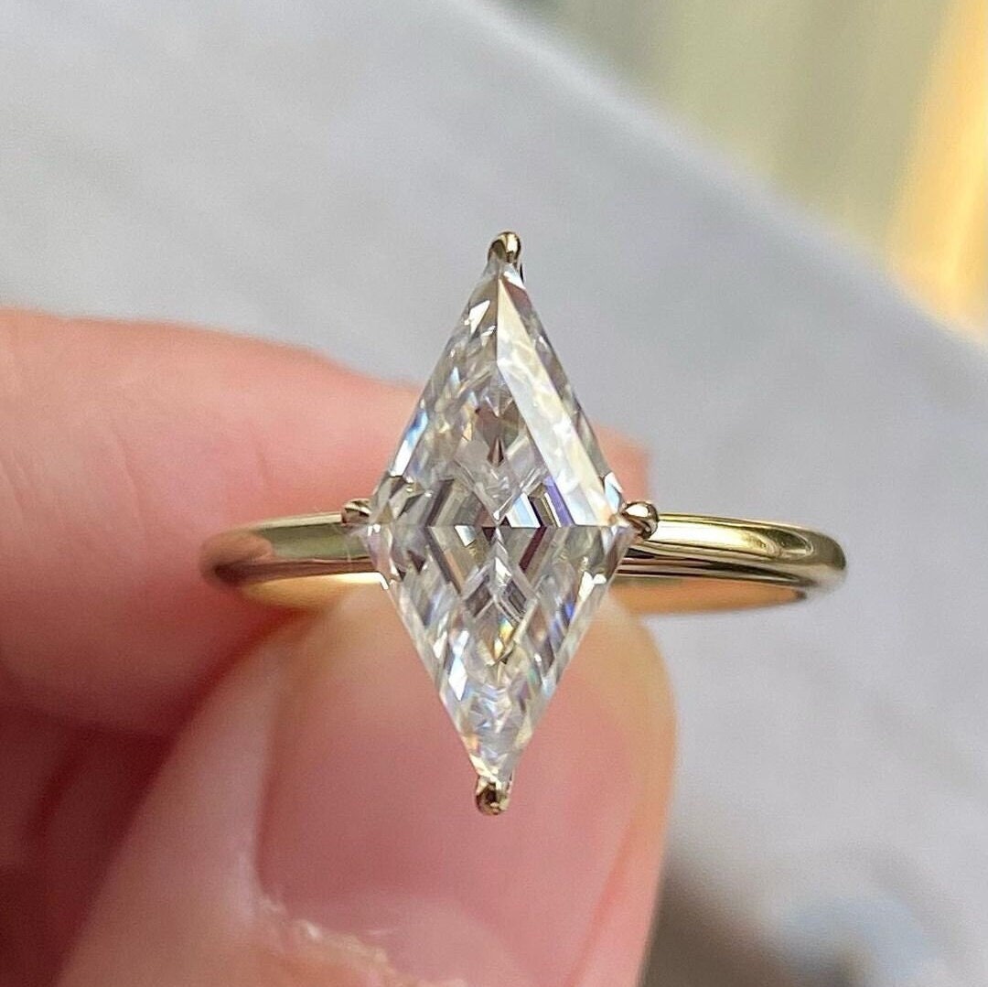 2.03 CT Kite Cut Engagement Ring Lozenge Diamond Wedding Ring ...