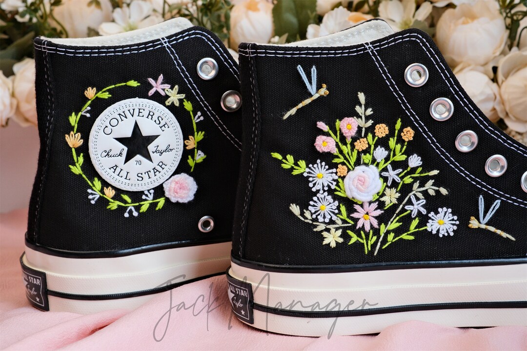 Converse Embroidered Shoes Converse High Top Shoes 1970s Converse Chuck ...