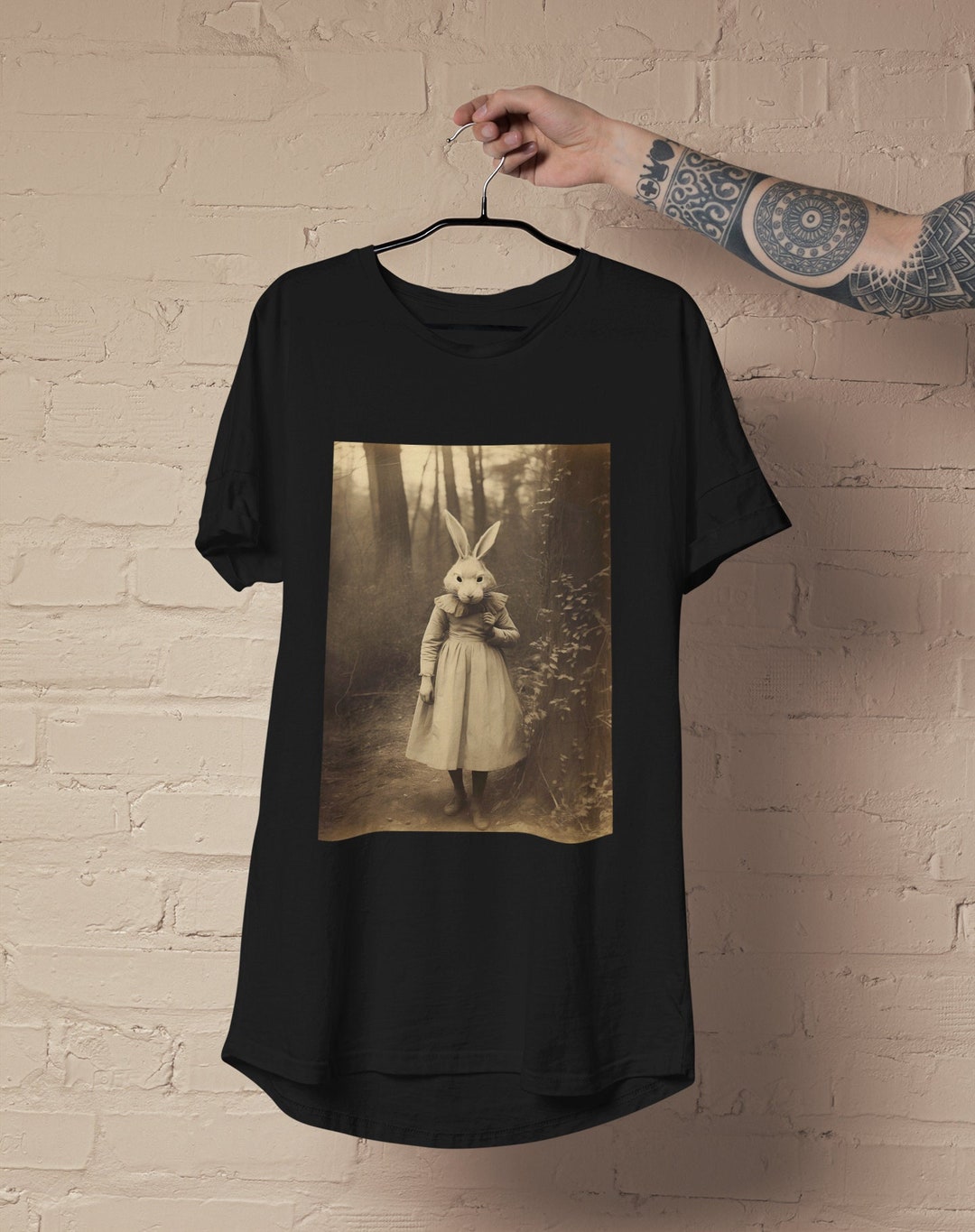 Creepy Rabbit Girl T-shirt, Weirdcore T-shirt, Gothic Horror Aesthetic ...