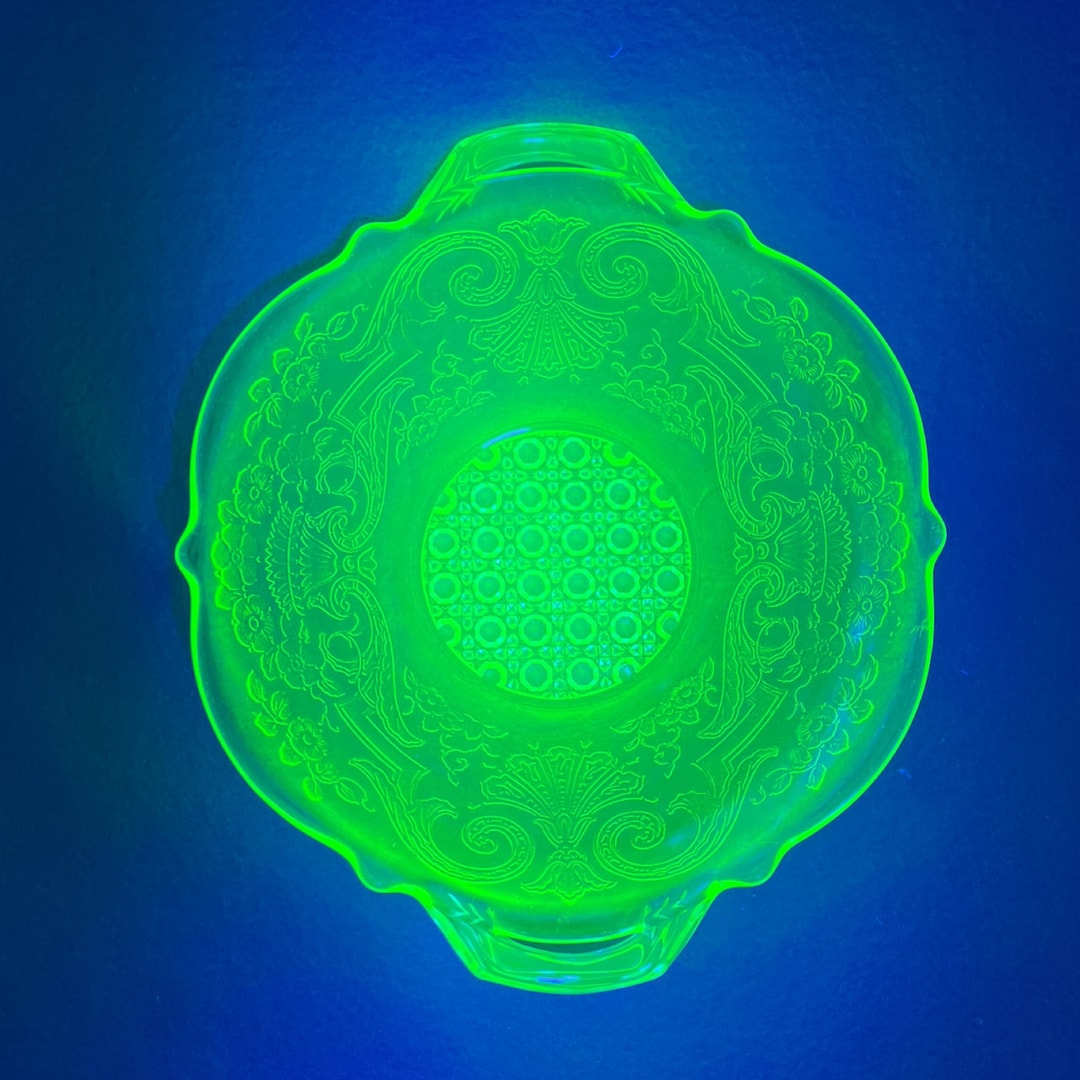 GLOWS Uranium Green Depression Glass Two Handled Bowl 8 3/4d With ...