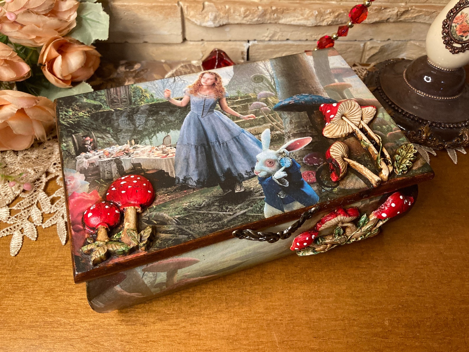 Alice in Wonderland Jewelry Box, Trinket Box White Rabbit, Rings Holder ...