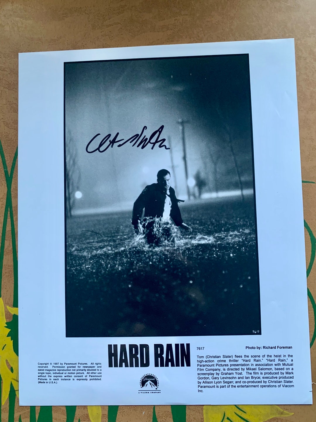 AUTOGRAPH - Christian Slater Signed 8x10 From the Film Hard Rain - Etsy