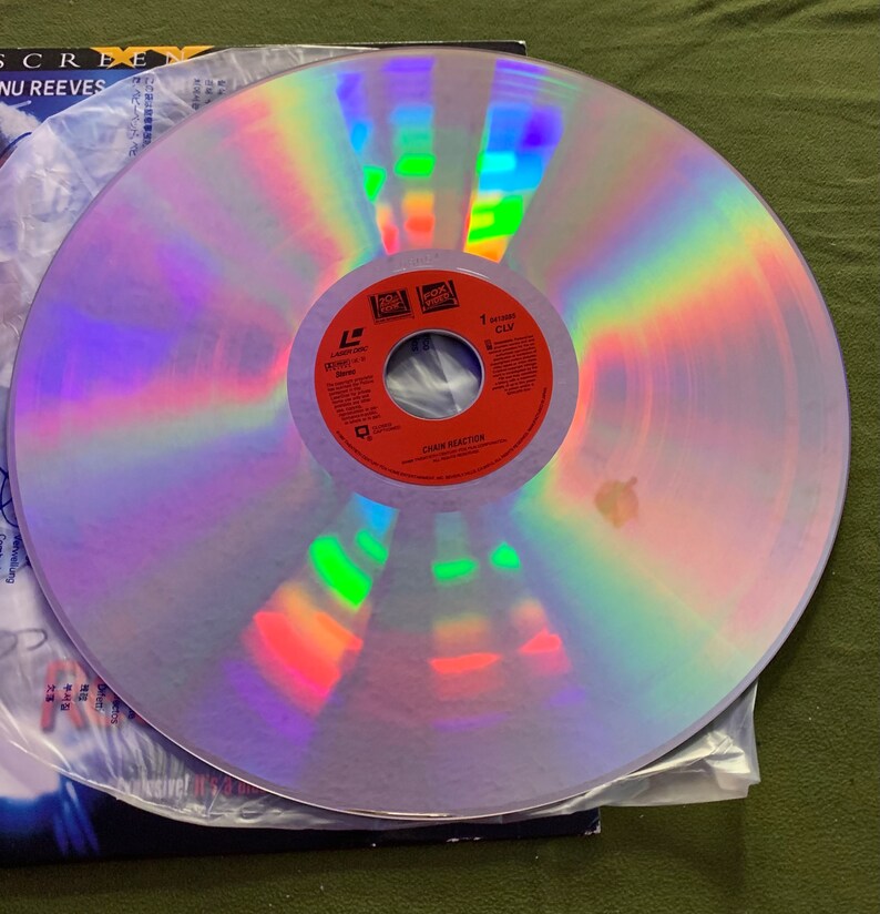 CAST AUTOGRAPH - Chain Reaction - Laserdisc Signed by 6 Including Keanu ...