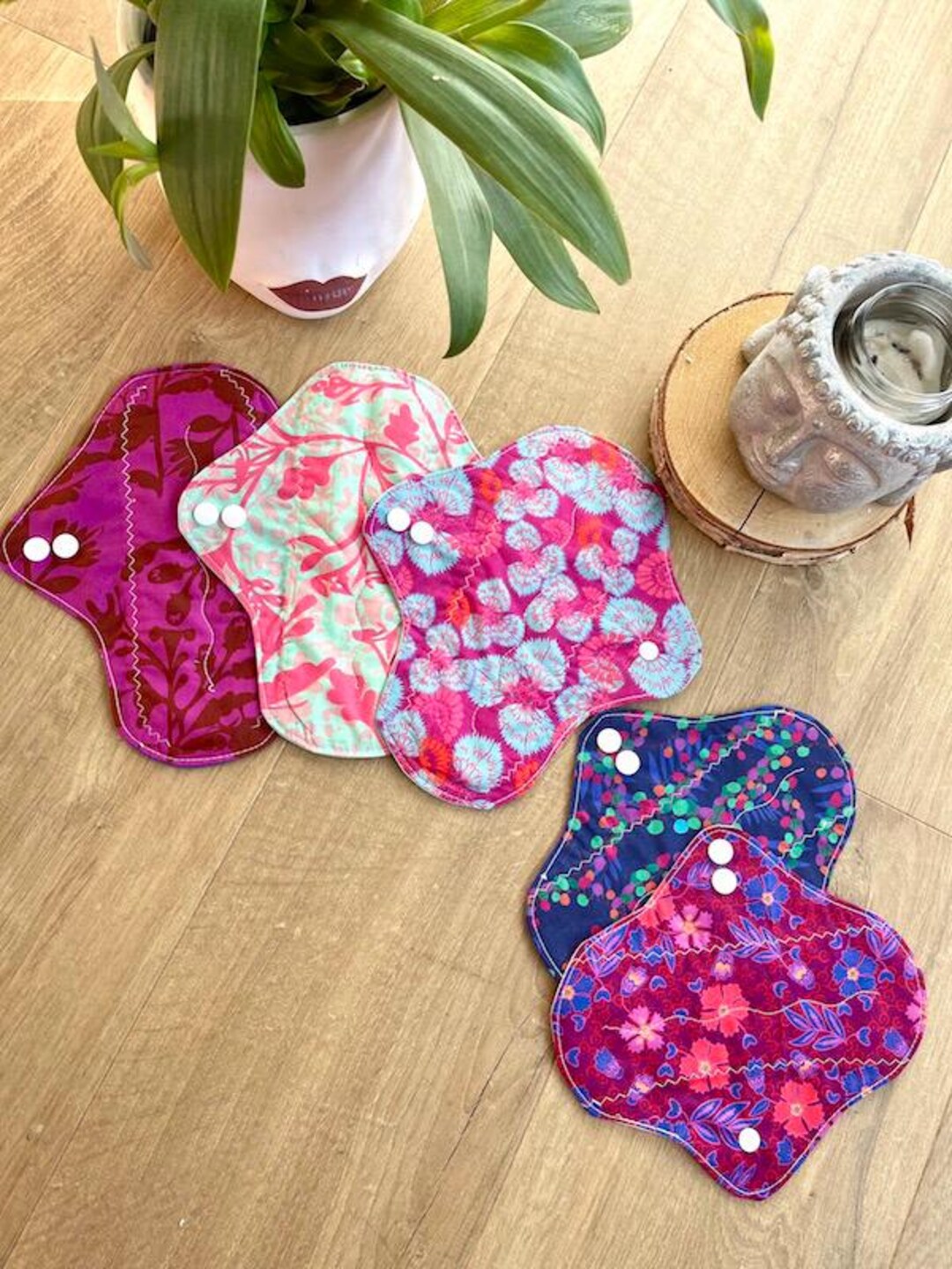 Feminine Hygiene Kit – 3 Medium Flows + 2 Panty Liners - Etsy UK