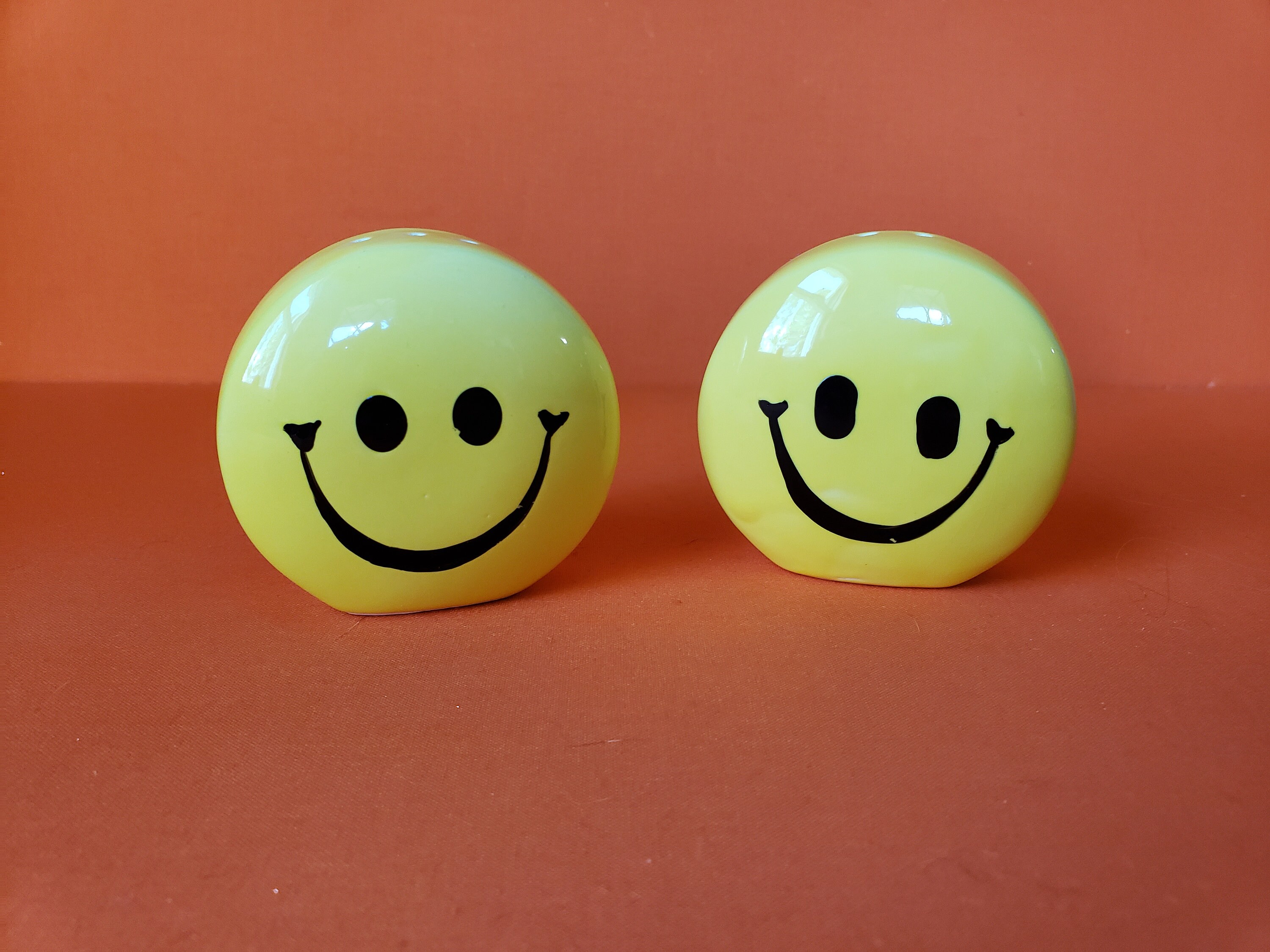 Vintage 70s Retro Smiley Face Salt and Pepper Shaker Set - Etsy