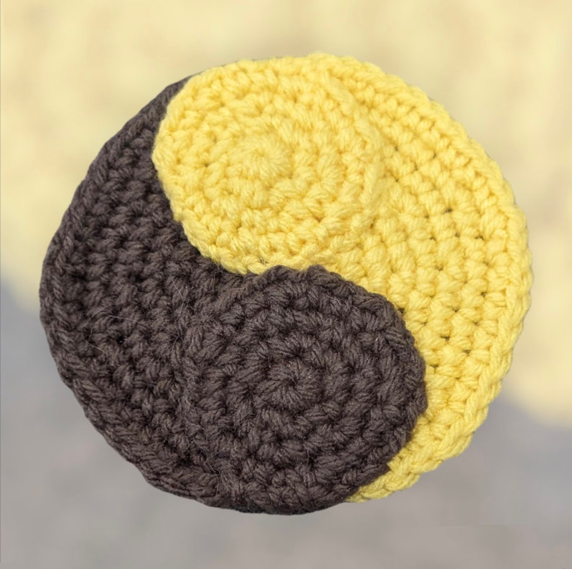 Crochet Yin Yang Coaster: Beginner-friendly Shapes Series Applique ...