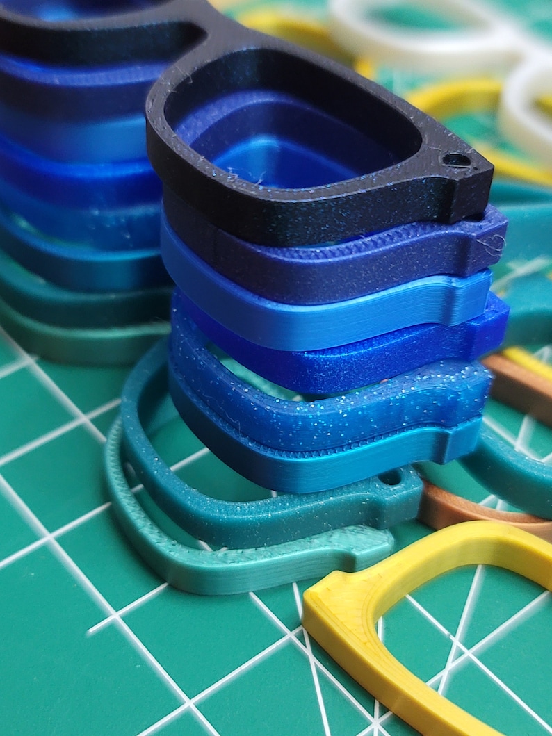 3D Printed Eyeglass Keychain-fun Accessory - Etsy