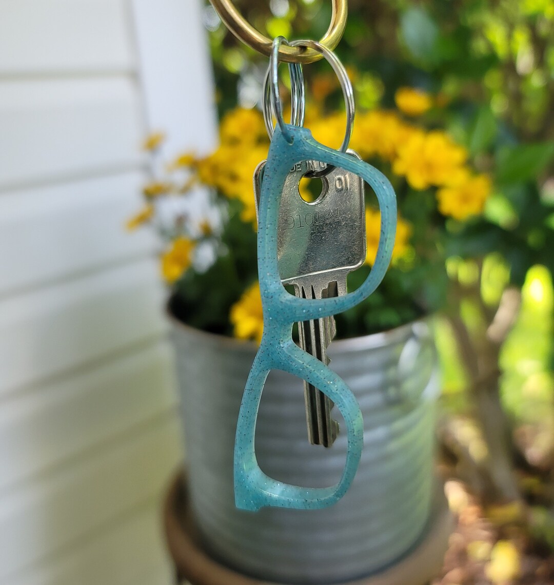 3D Printed Eyeglass Keychain-fun Accessory - Etsy