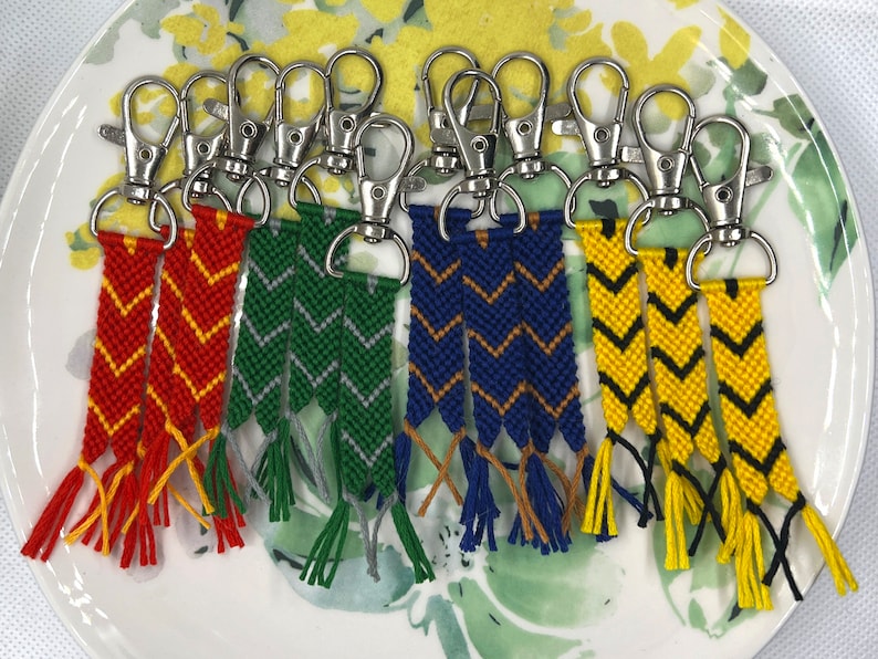 Harry Potter Houses Keychains, Gryffindor, Slytherin, Ravenclaw ...