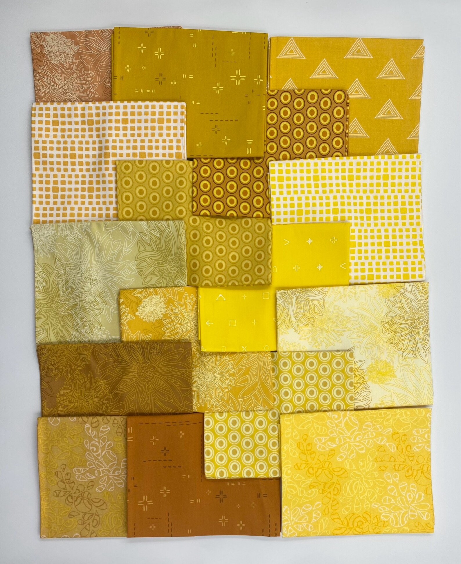 Color Master 16 Fat Quarters Bundle Fabric Art Gallery Starfruit ...