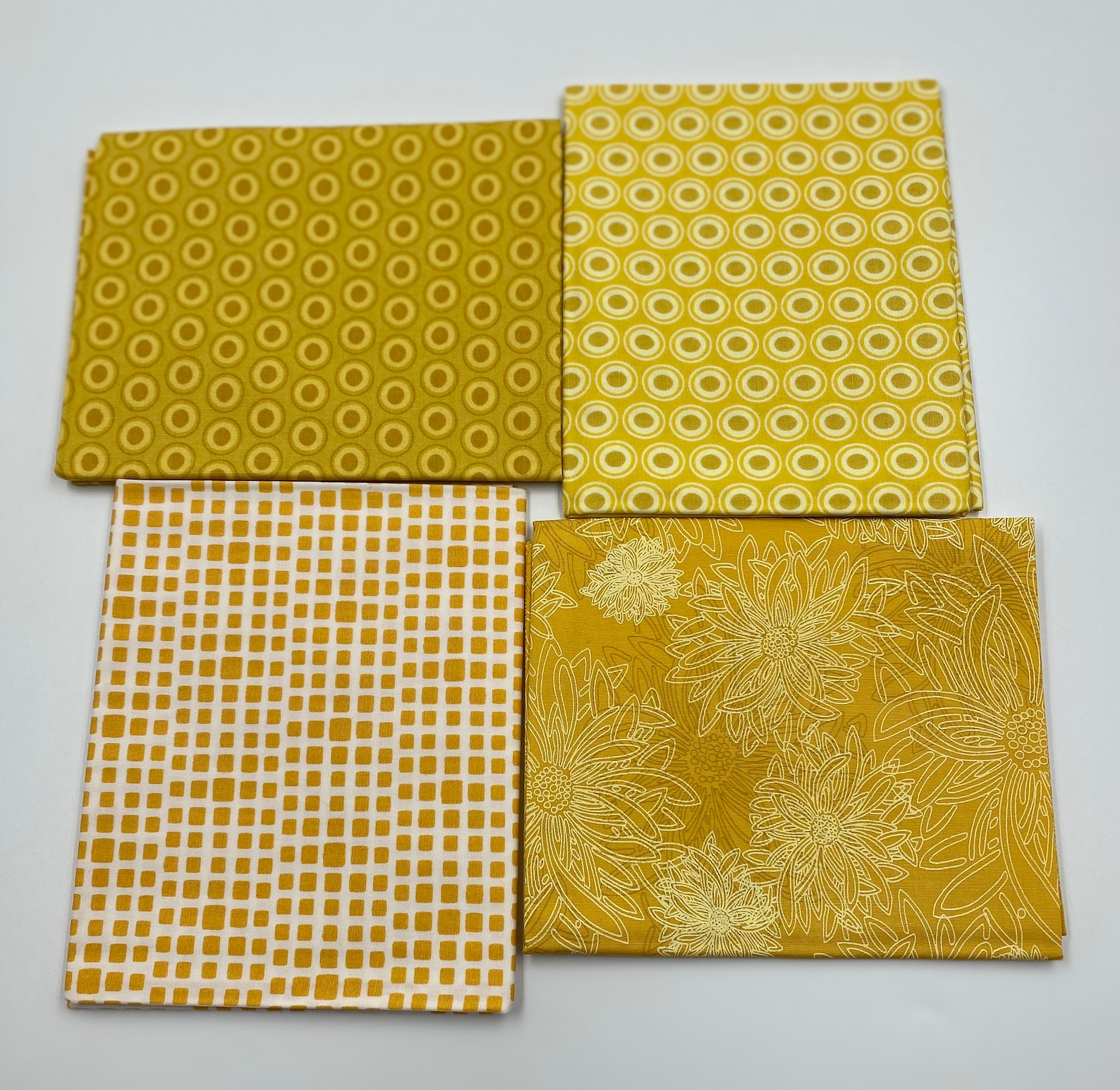 Color Master 16 Fat Quarters Bundle Fabric Art Gallery Starfruit ...