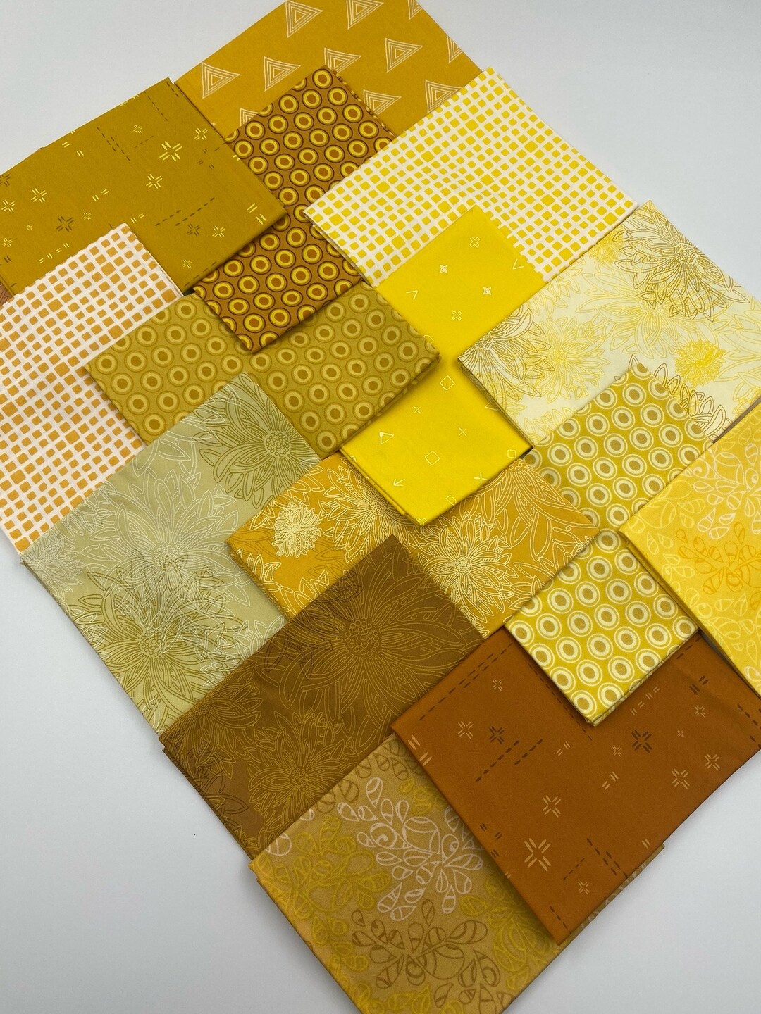 Color Master 16 Fat Quarters Bundle Fabric Art Gallery Starfruit ...