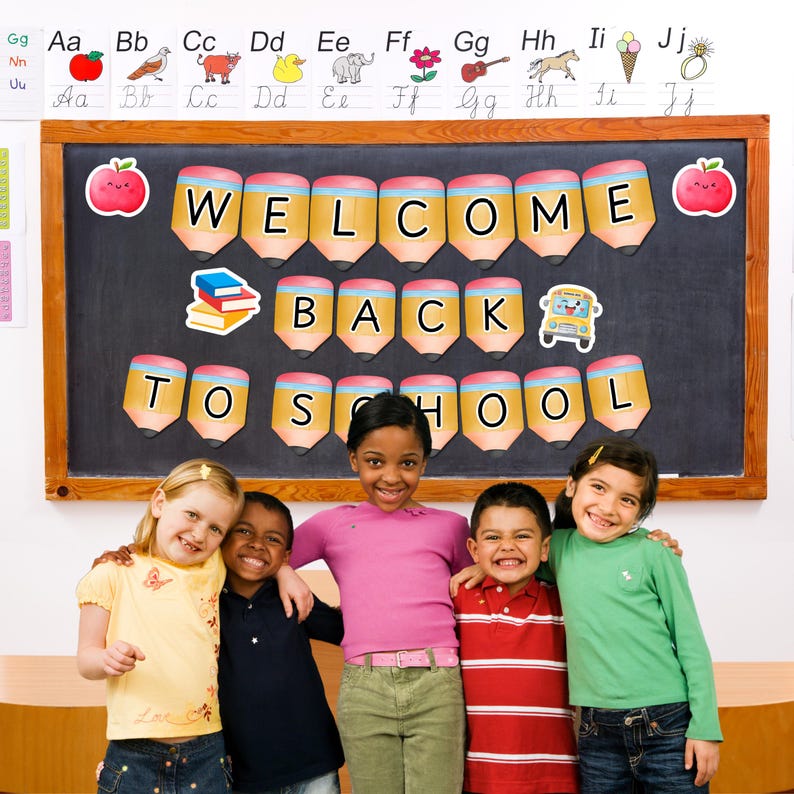 School Theme Printable Banner, First Day of School, Welcome Back to ...