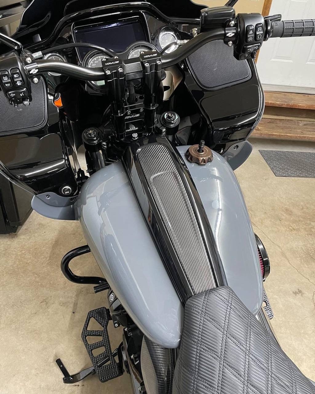 Carbon Dash Insert for Harley Road & Street Glide ST / Limited 2018 and ...