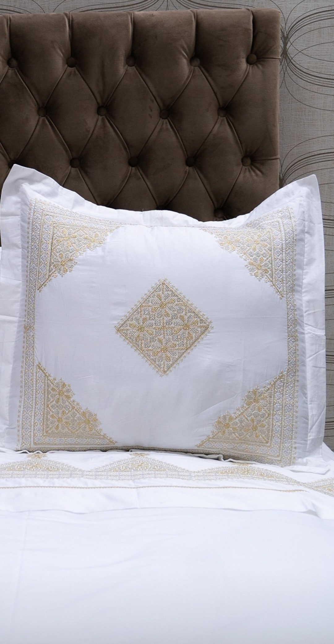 Traditional Fasi Embroidery Design, Moroccan Cross Stitch Embroidery ...