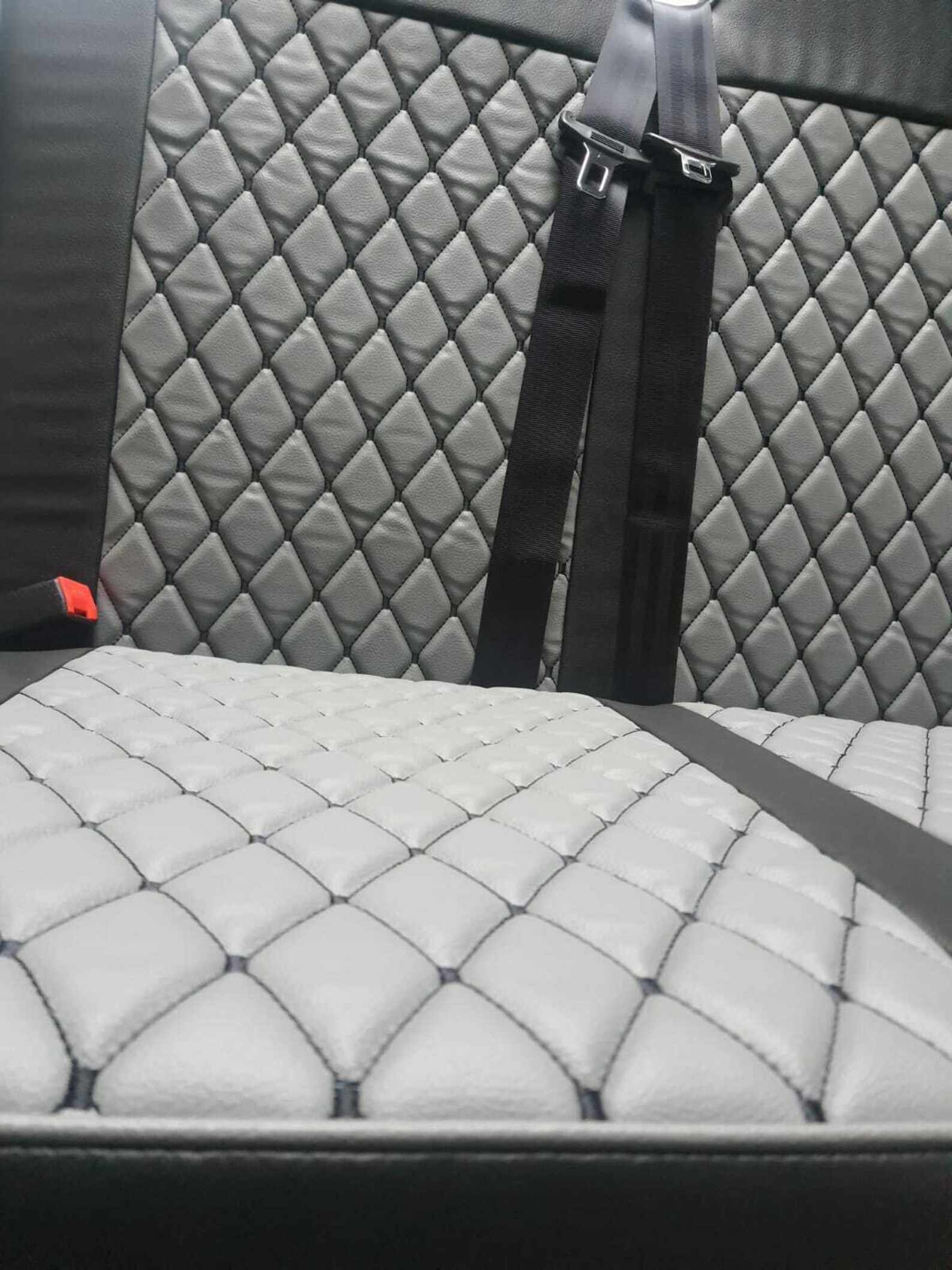 Rock & Roll Bed VW Caddy Alphard Connect Bongo Elgrand Seatbelts Low ...