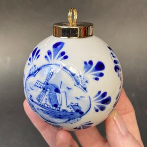 Hand-painted Delft Blue Christmas Ornaments | Dutch Tradition | 2 Sizes ...