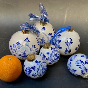 Hand-painted Delft Blue Christmas Ornaments | Dutch Tradition | 2 Sizes ...