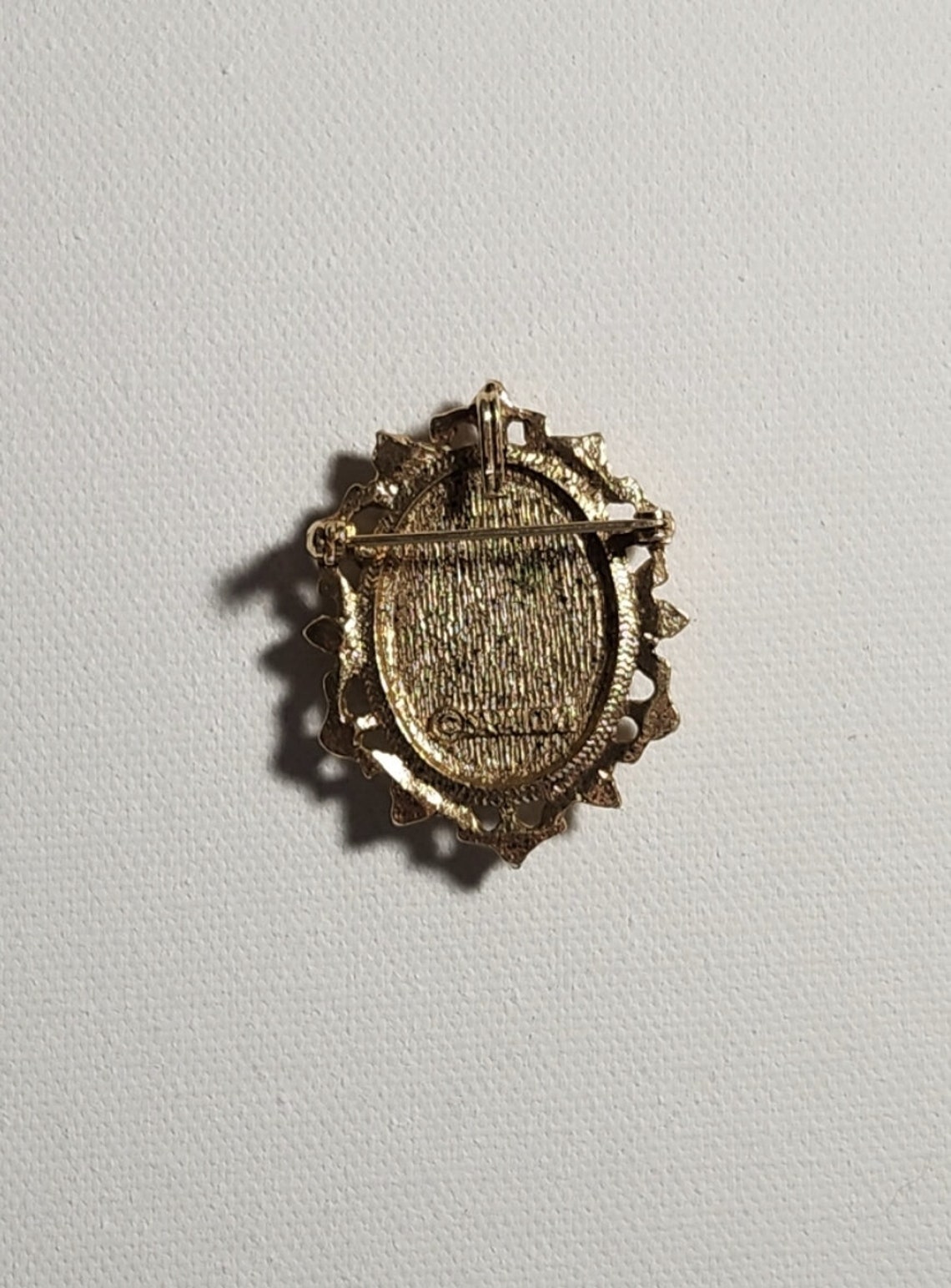 Mona Lisa Sarah Coventry Brooch - Etsy