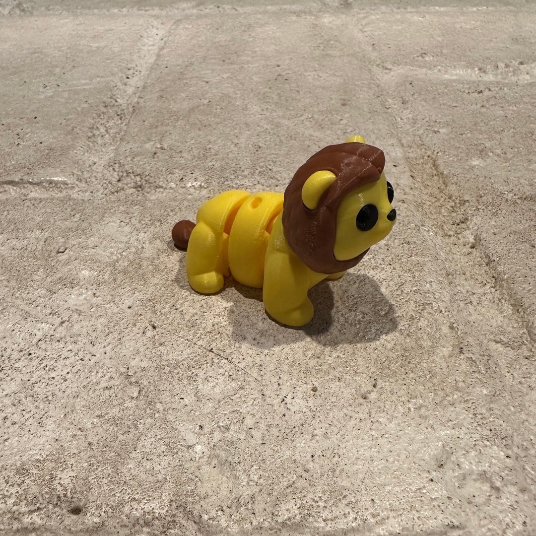 Articulated 3D Printed Lion Fidget Toy & Keychain Miniature King of the ...