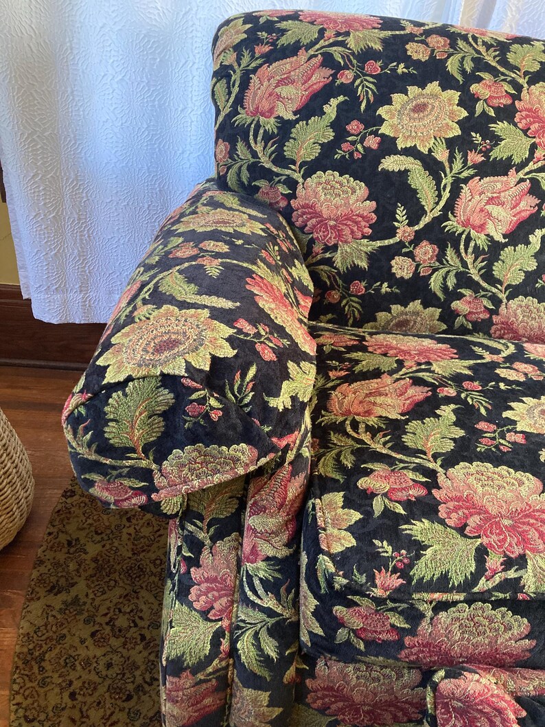 Gorgeous Cottage Core Sofa in Vintage Floral Pattern not Free Shipping ...