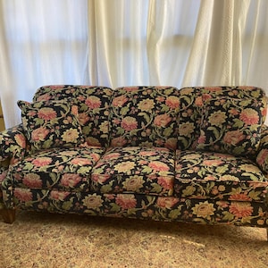 Gorgeous Cottage Core Sofa in Vintage Floral Pattern - Etsy